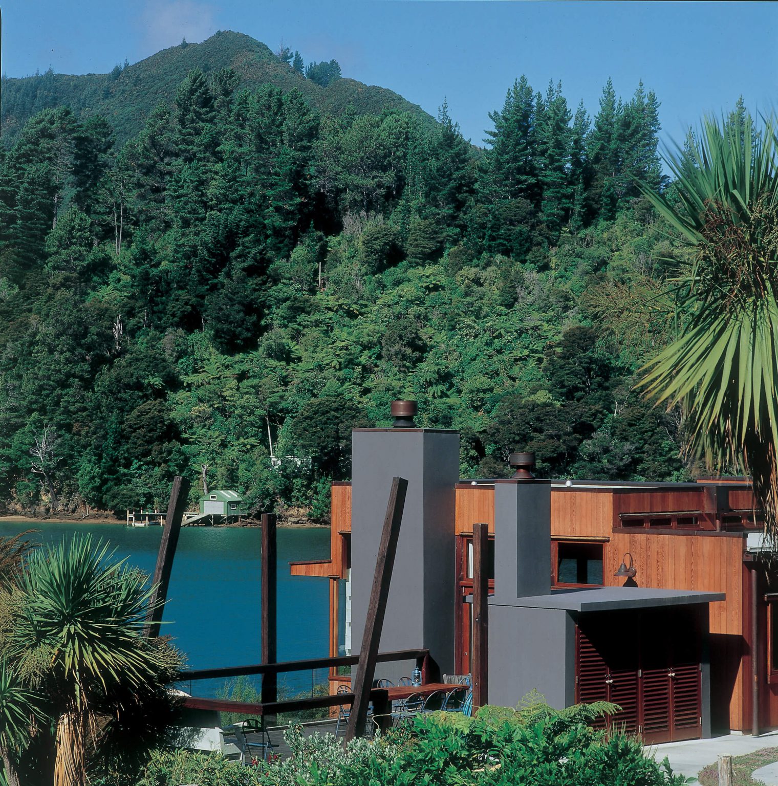 Waterfall Bay House by Bossley Architects | Wowow Home Magazine