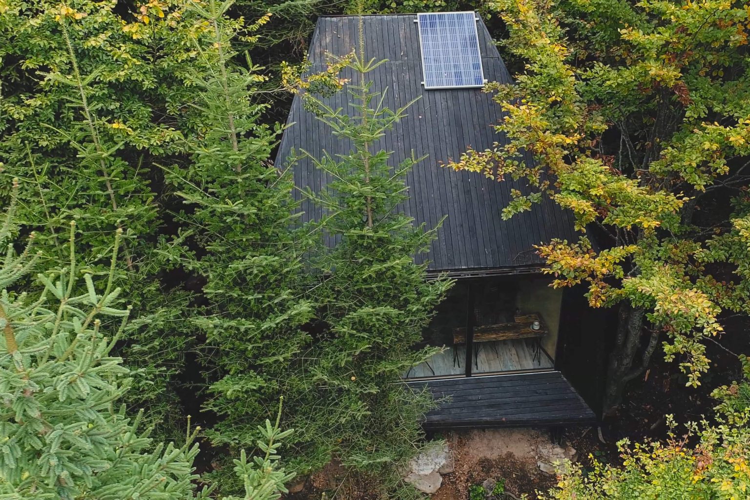 Woodhouse Hotel – Charred Timber Cabins by ZJJZ | Wowow Home Magazine