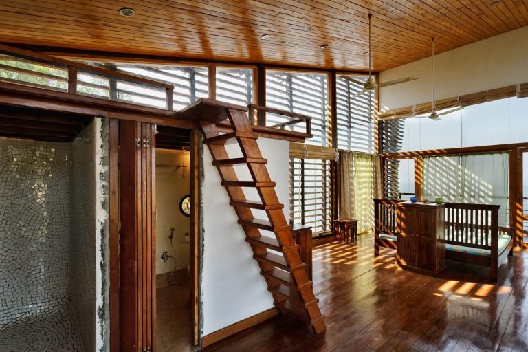 Over Water House by Design Workshop | Wowow Home Magazine