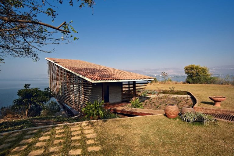 JIKKA | Complex of Five Huts by Issei Suma | Wowow Home Magazine