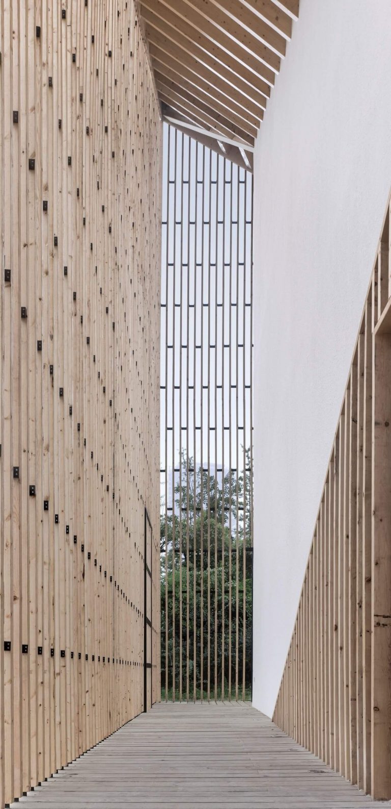 Nanjing Wanjing Garden Chapel by AZL Architects | Wowow Home Magazine