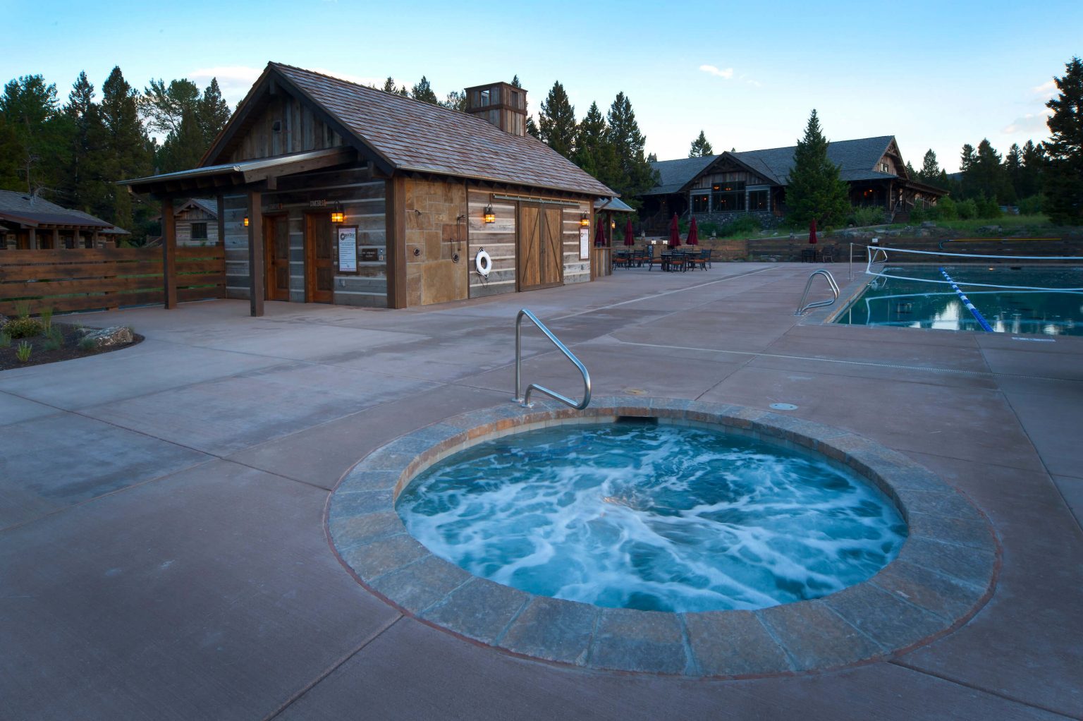 Pool and Game Barn Complex by Cushing Terrell | Wowow Home Magazine